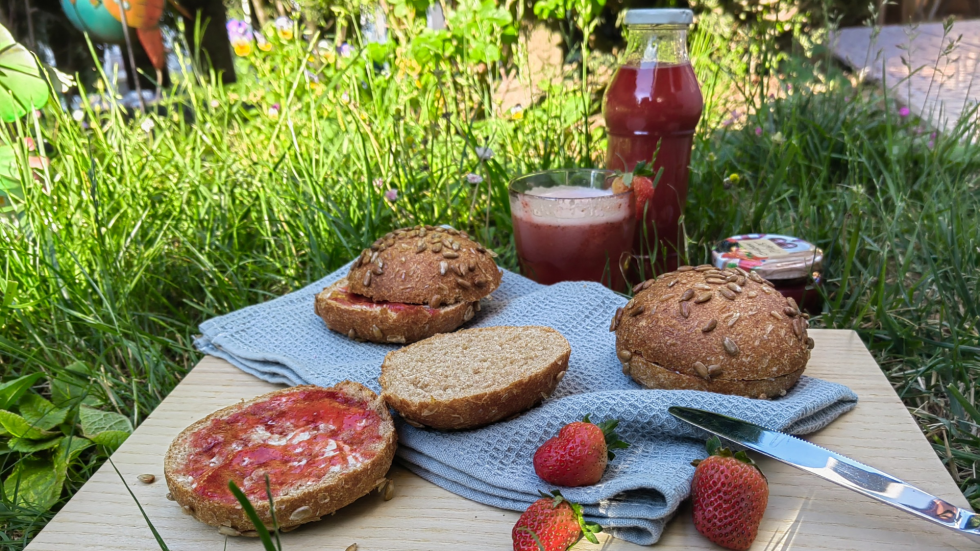 Erdbeerfruchtsaft und Marmelade gleichzeitig - Personaltraining ...